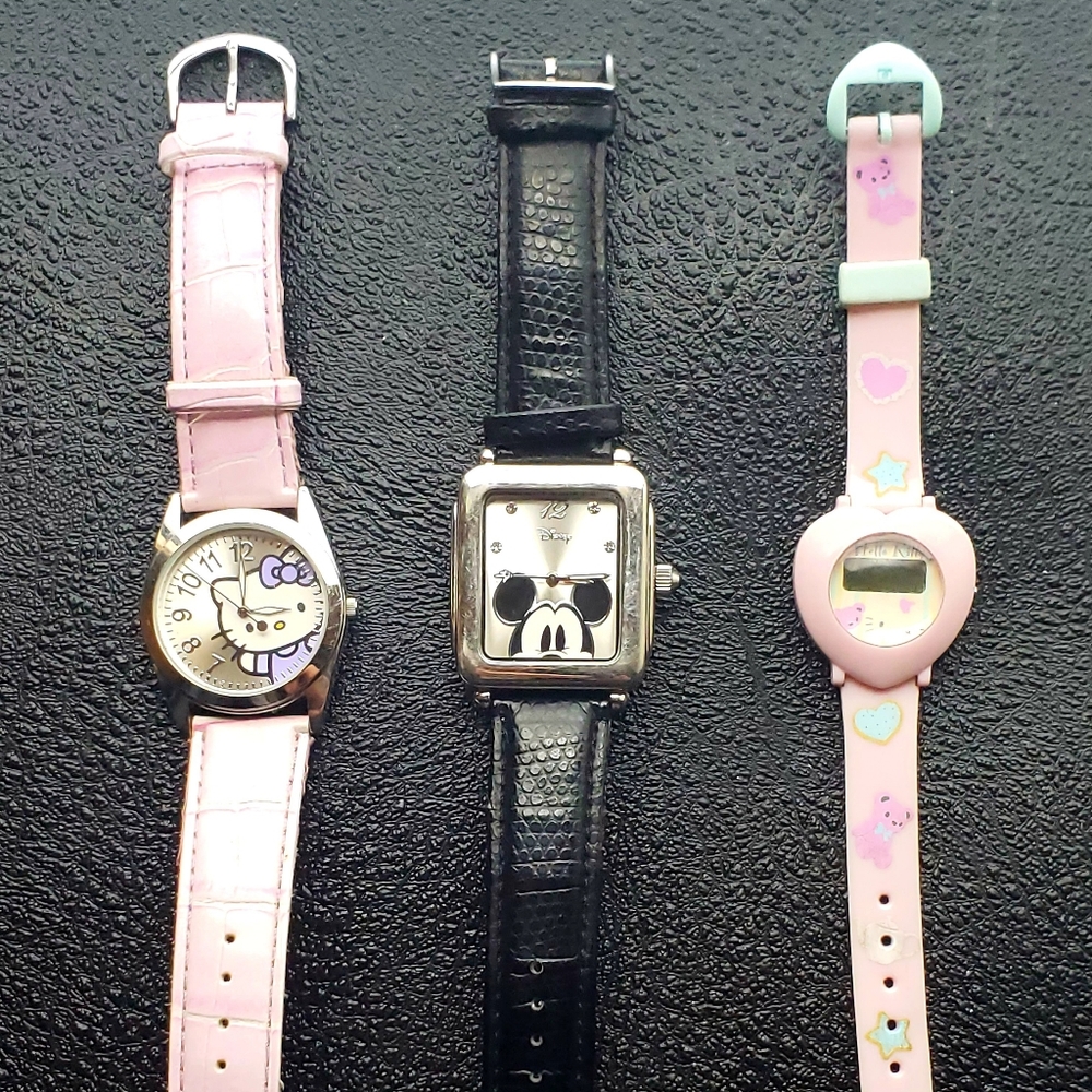 3 Girls Vintage Watches Mickey Mouse Hello Kitty - Gem